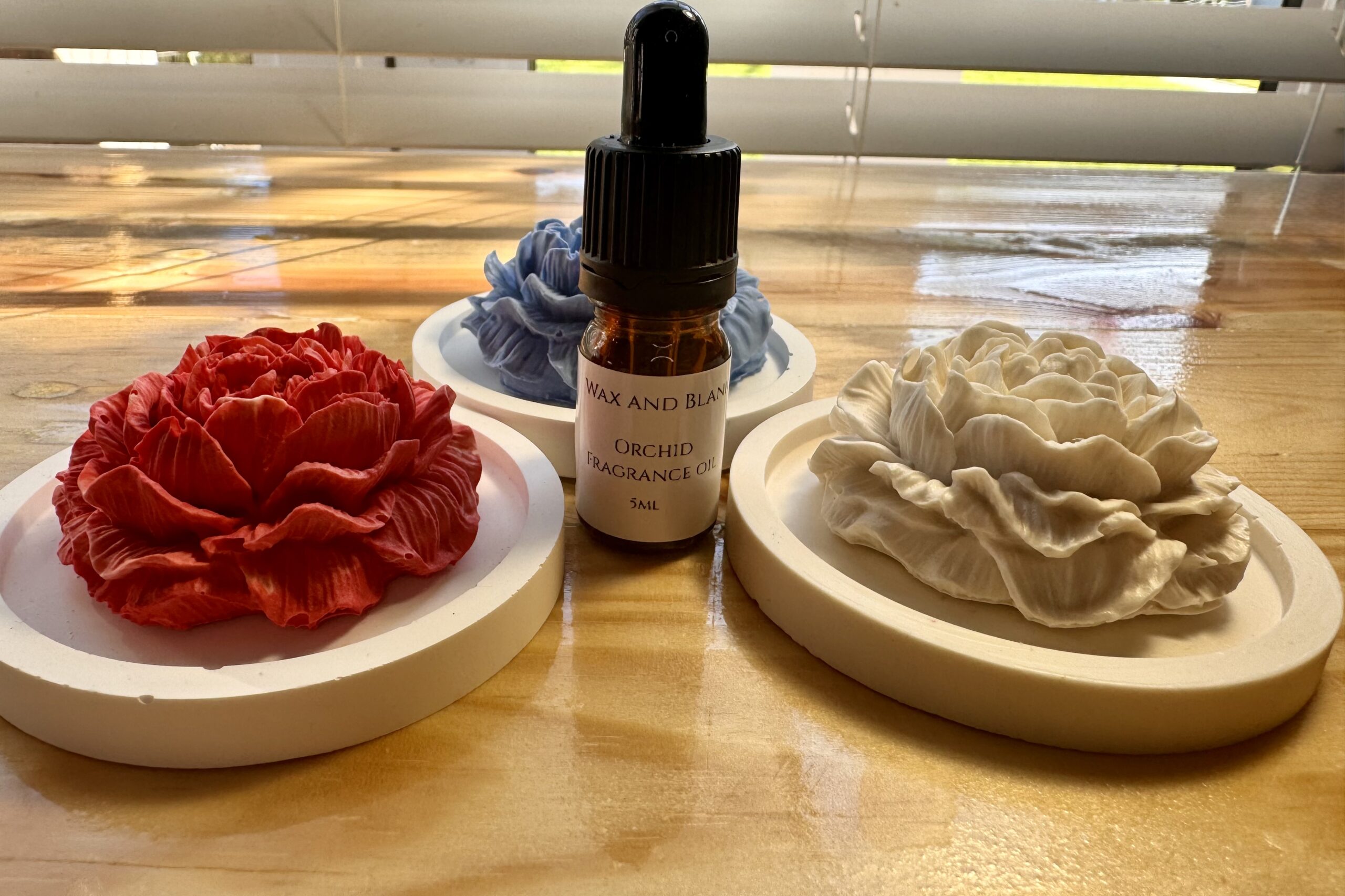 Aromatic Peony Diffuser with Tray | Wax & Blanks